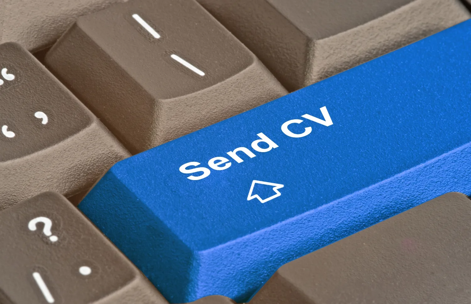 CV optimizado con IA: el mejor prompt para cada oferta